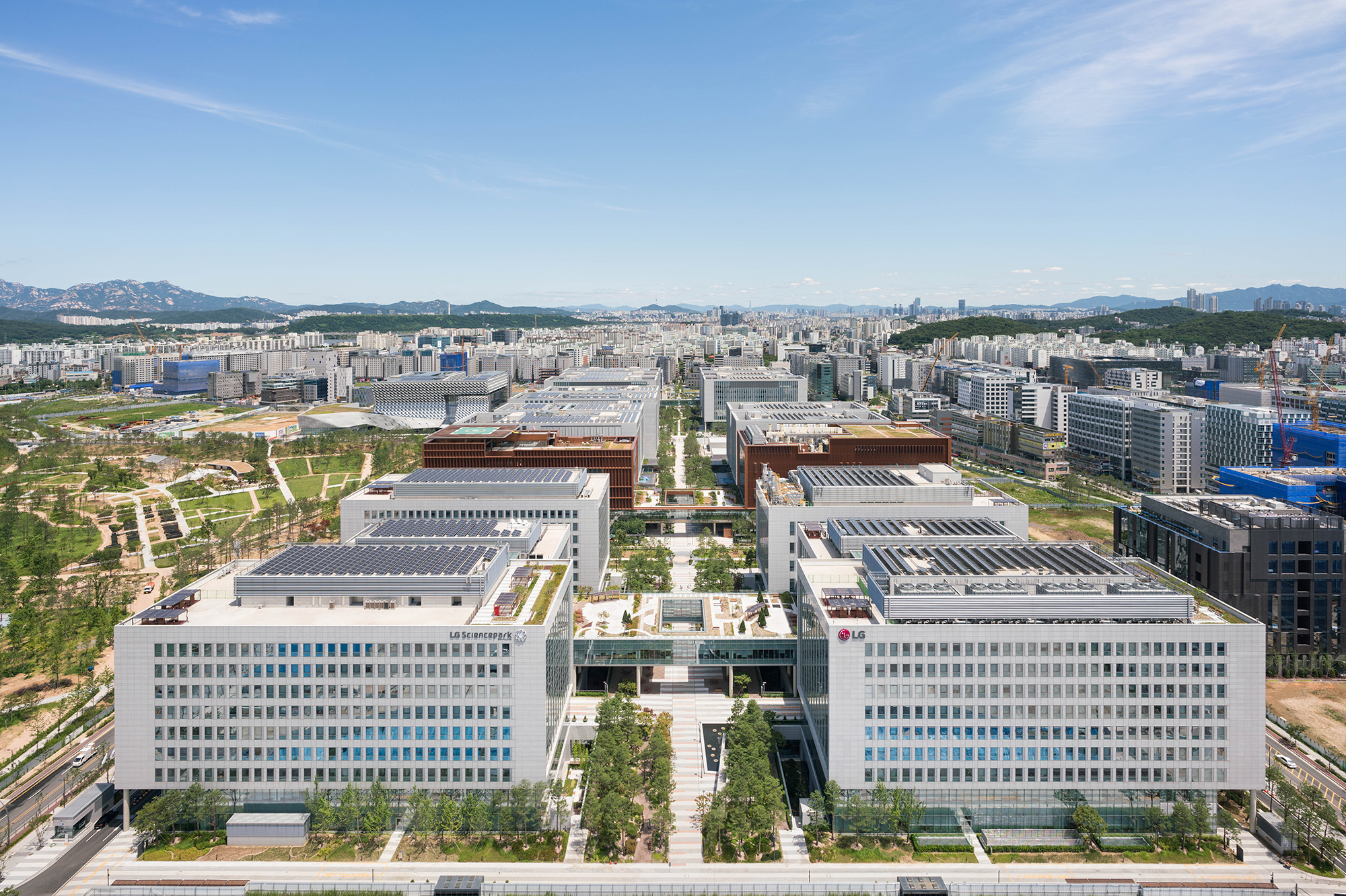 HIMACS lends timeless elegance to LG Science Park in Seoul | HIMACS